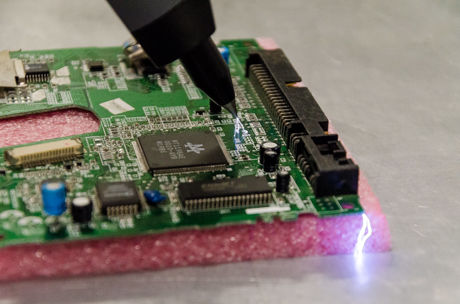 ESD / EOS (Descarga Eletrostática) - CAE